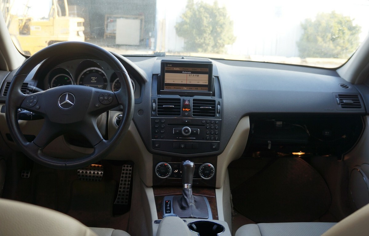 Mercedes 2010 C300 Interior