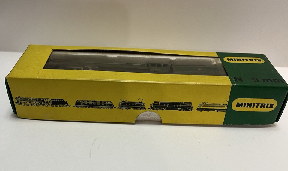 Minitrix N Gauge Steam Locomotive 2037 Green Black DC Plastic Model ...