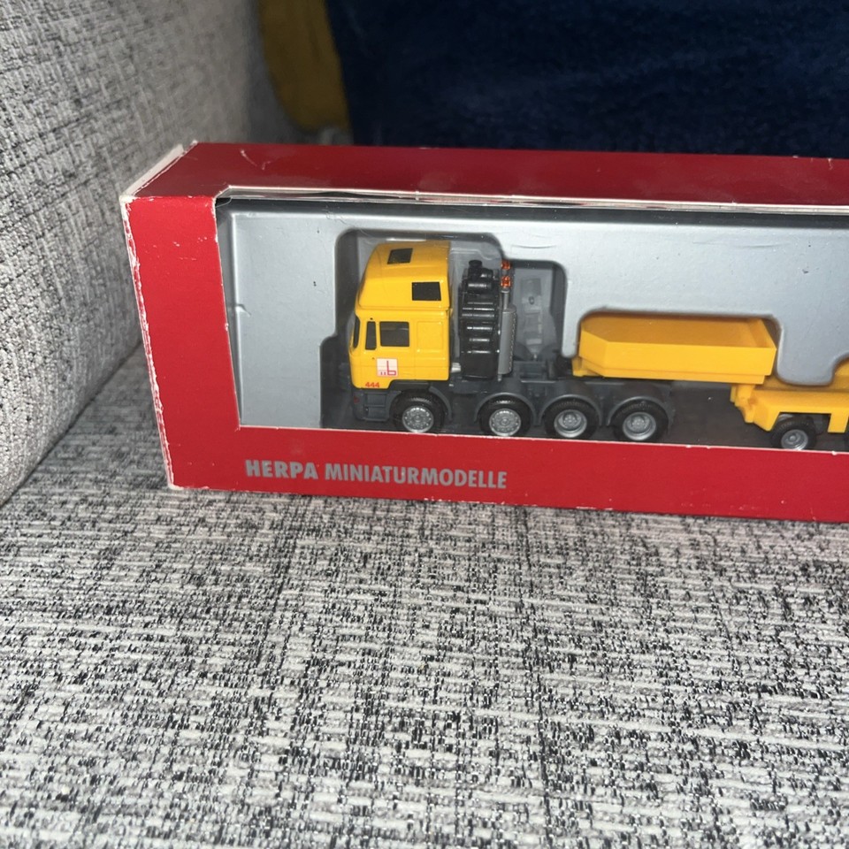Herpa MAN TGA XXL heavy-duty semi-trailer truck "Max Bögl" 154048 1:87 ...