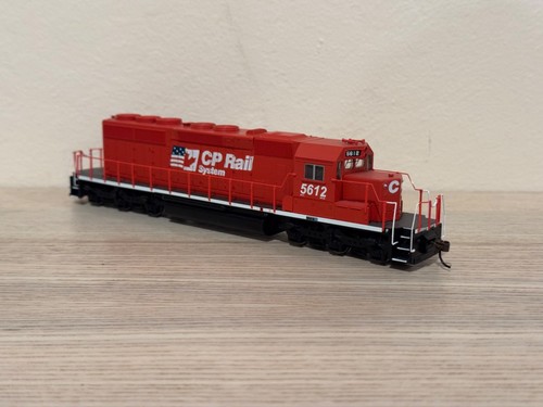 Bachmann HO Scale Canadian Pacific Dual Flags SD40-2 #5612 Locomotive ...