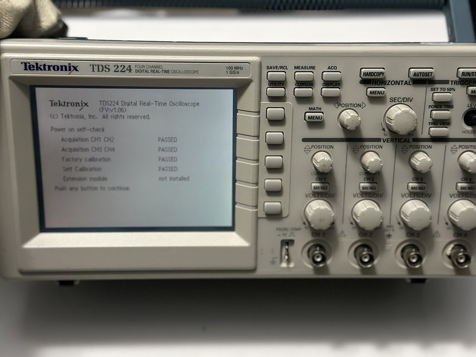 Tektronix TDS 224 100MHz 1GS/s 4 Channels Real Time OSCILLOSCOPE | eBay