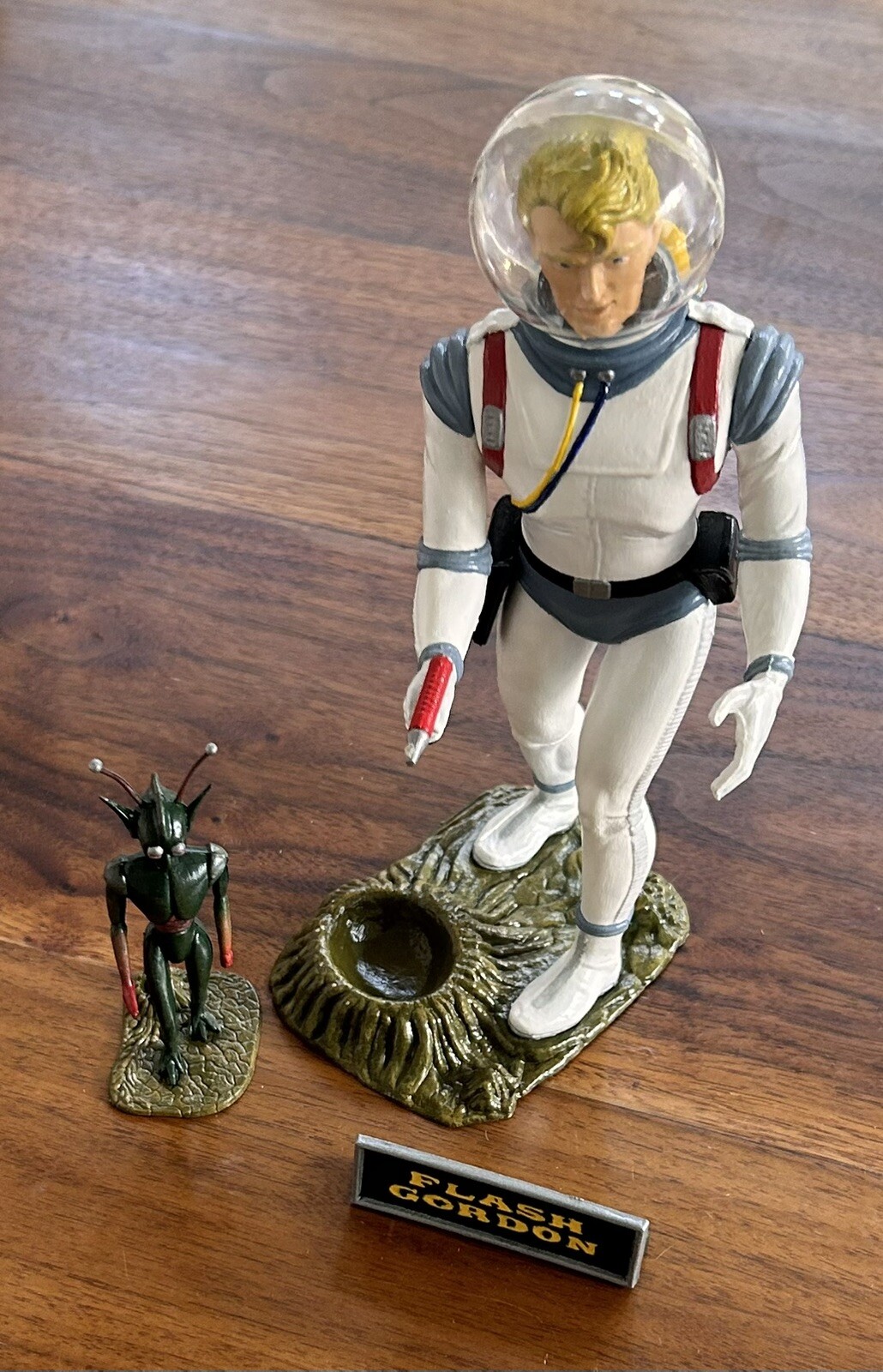 Original REVELL FLASH GORDON W/ MARTIAN Model Kit Extremely Nice | eBay