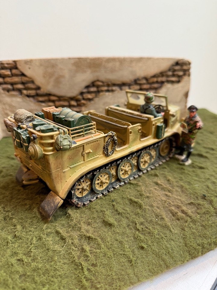 Retired KING & COUNTRY WS052A German Half Track SdKfz7 W/ 2 Fig W ...