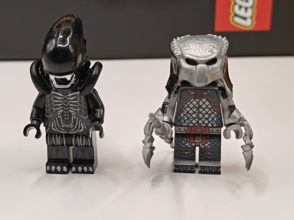 NEW Alien vs Predator: Xenomorph and Yautja Hunter Custom Lego ...
