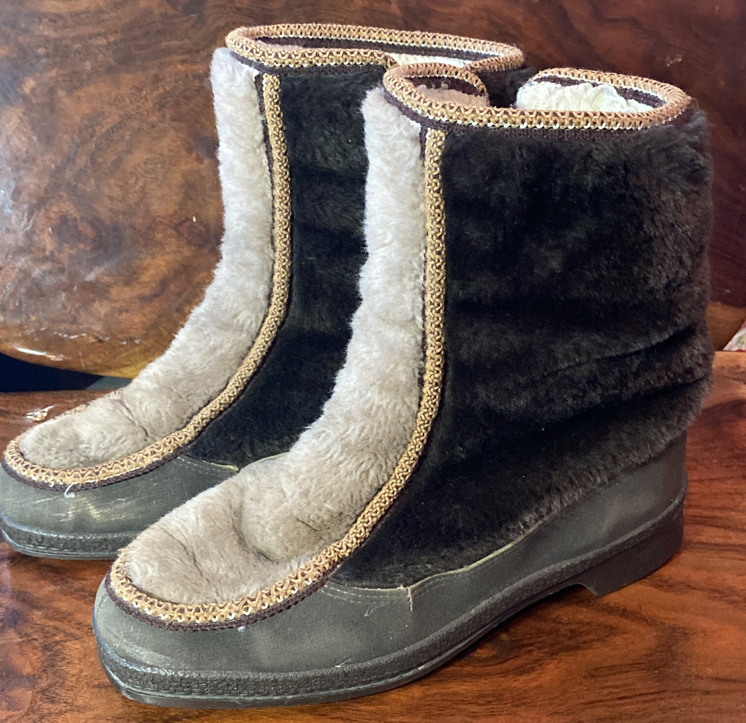vintage fuzzy Bear Trimmed snowland boots size 9 Ski … - Gem