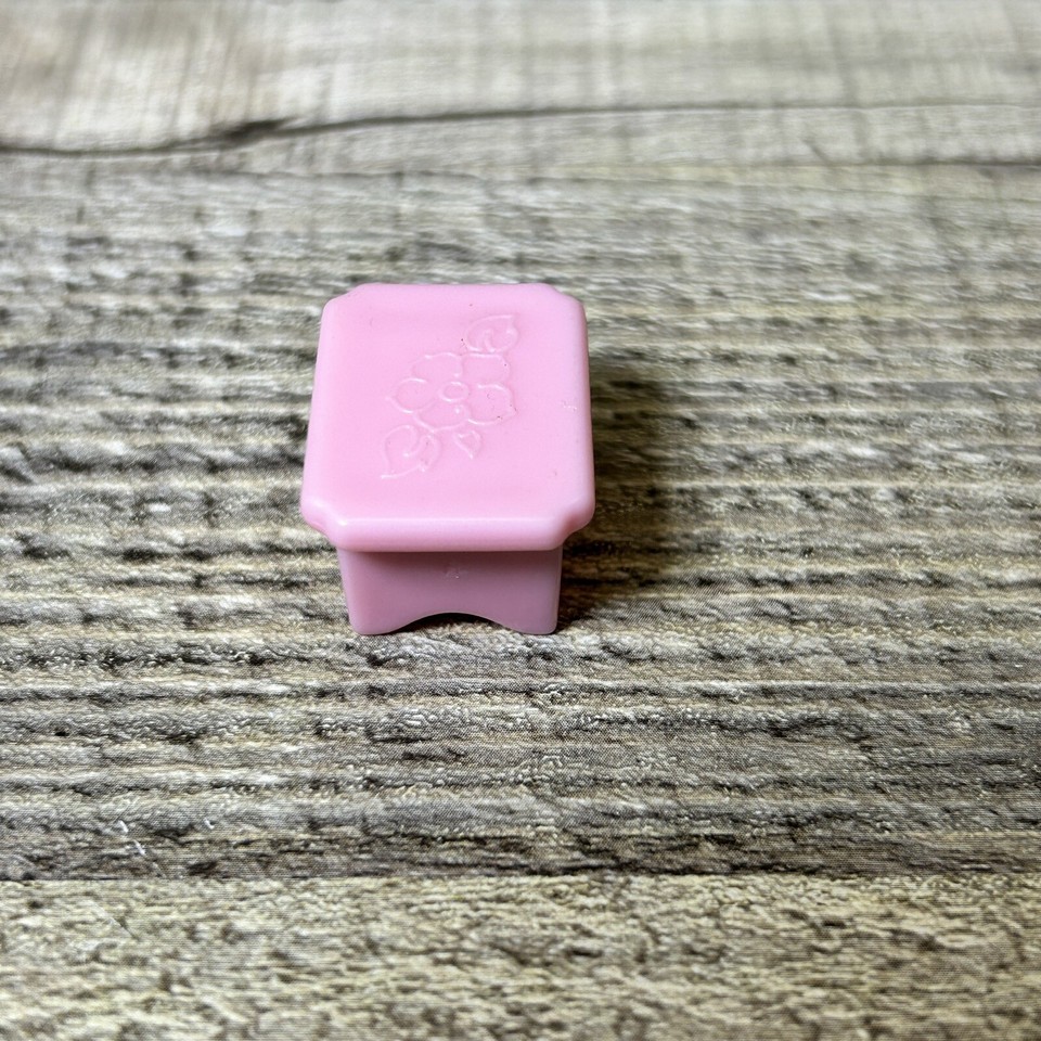 1996 Barbie Kelly Doll Bathroom Furniture Toilet Potty Training PINK ...