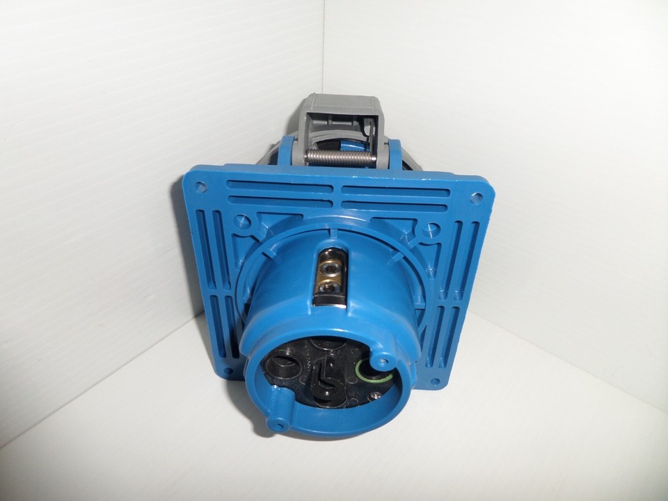 ⭐NEW TAKEOUT⭐ HUBBELL HBL4100R9W 100-Amp PIN&SLEEVE RECEPTACLE 250V ...