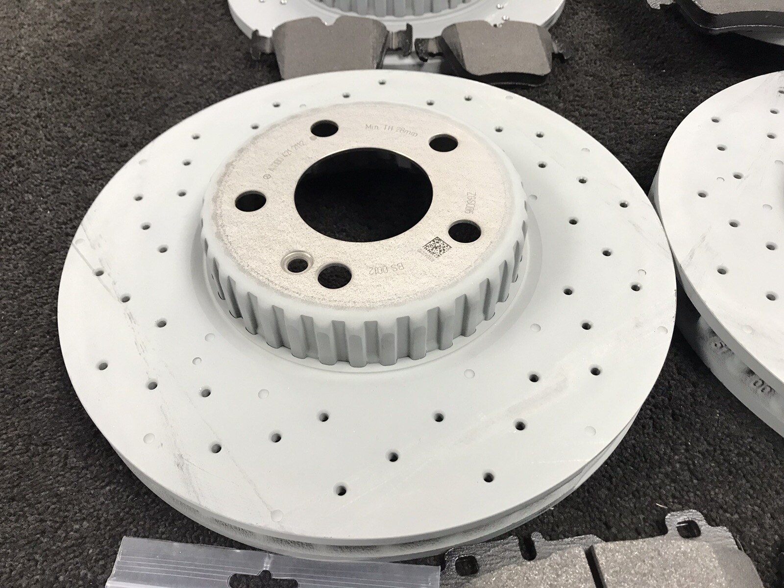 FOR MERCEDES C220d SPORT A205 C205 W205 BRAKE DISCS BRAKE PADS FRONT ...