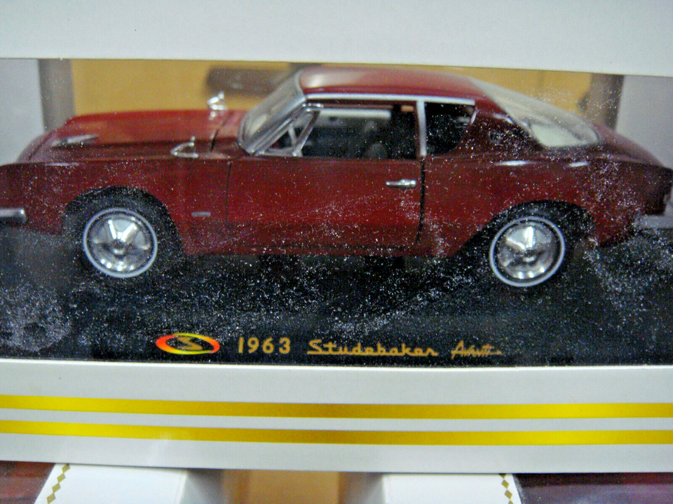 7 - Signature Models 1:32 Scale Diecast Cars In Original Boxes | eBay