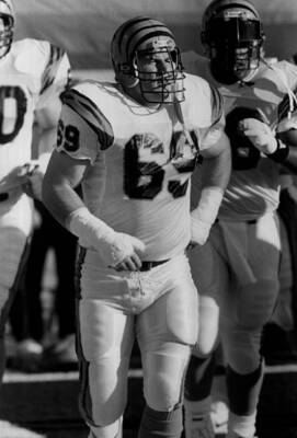 Tim Krumrie Cincinnati Bengals looks on 1980s NFL Old Photo | eBay ...