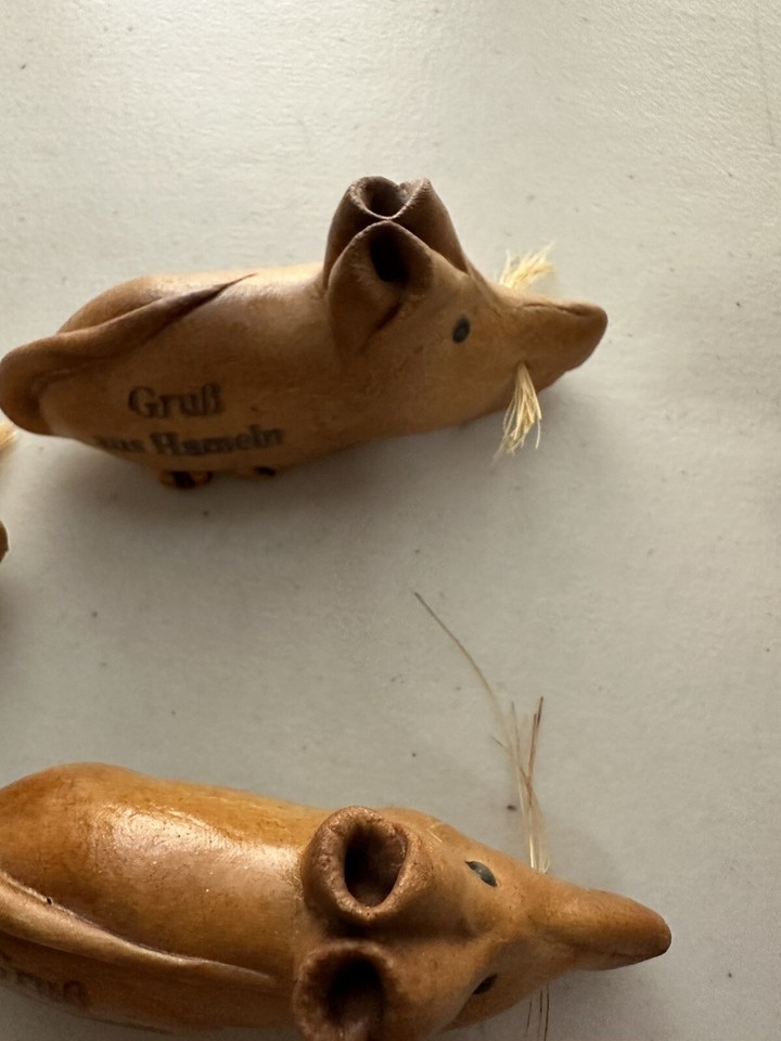 4- Ein Grub aus Hameln Dough Rat Mouse Pig Boar Pied Piper Figurines ...