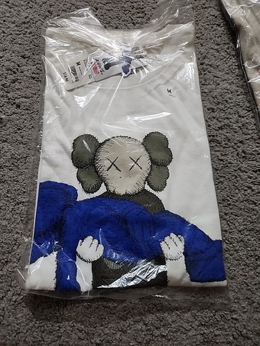 KAWS x Uniqlo Gone Tee Sz M "Armpit stains" | eBay