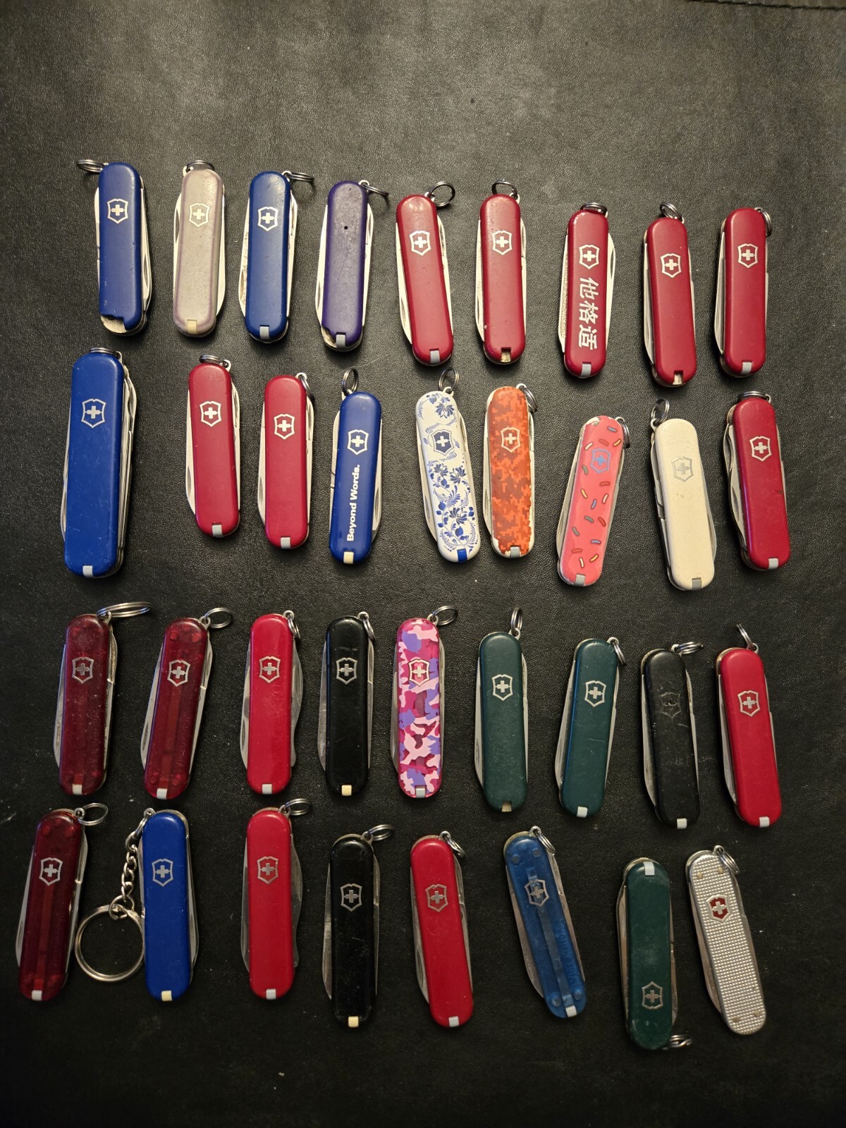 UNTESTED Lot Of 35 Small Swiss Army Knives | eBay