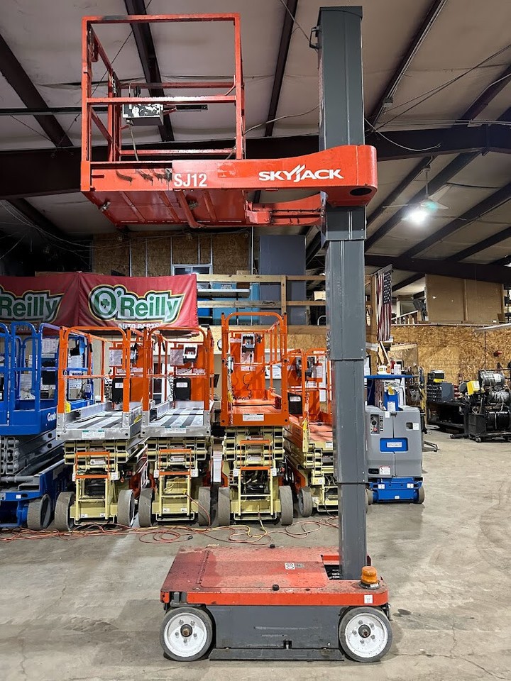 2017 SKYJACK SJ12 COMPACT PERSONNEL DRIVEABLE MANLIFT VERTICAL MAST ...