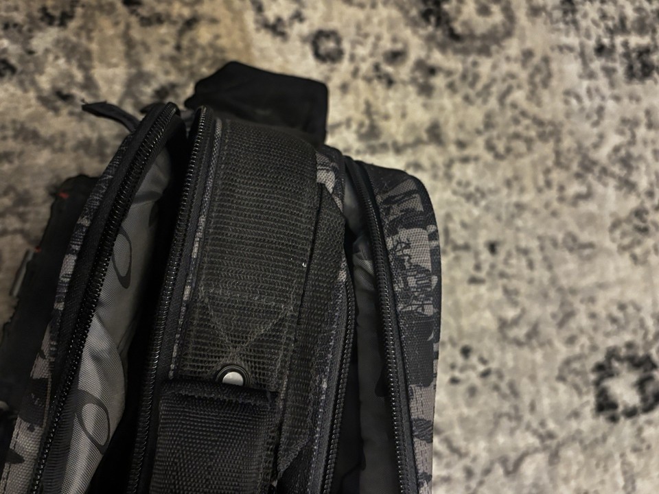 SAMPLE Oakley Tactical Field Gear Messenger Bag Briefcase Laptop | eBay