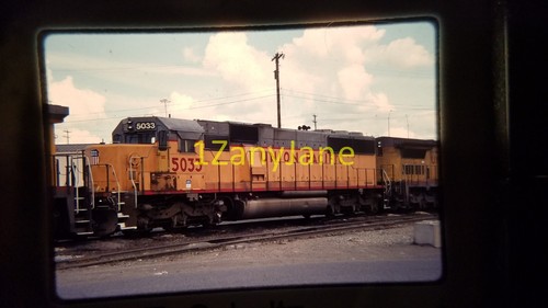 PF11 TRAIN ENGINE LOCOMOTIVE 35MM SLIDE UNION PACIFIC 5033, SEATTLE, WA ...