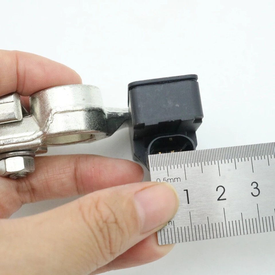 Voltage Battery Terminal Current Sensor For Toyota Highlander RAV4 ...