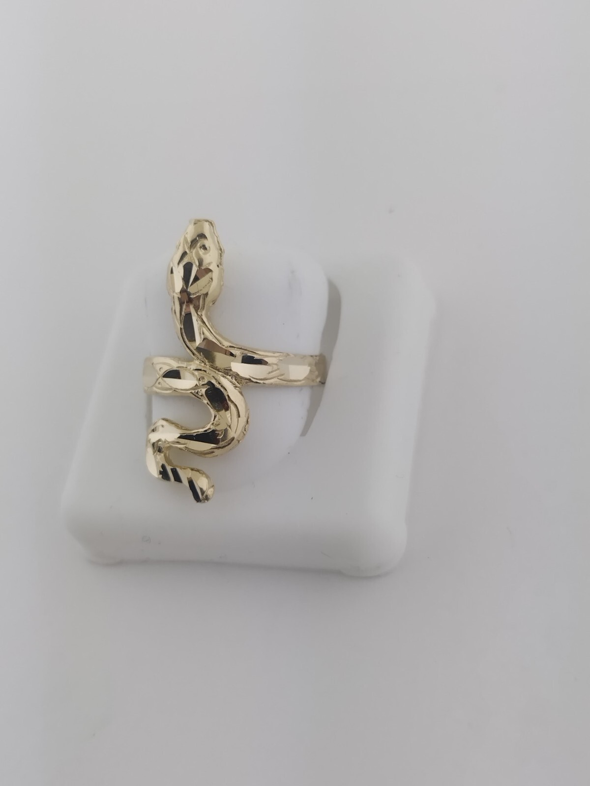 14K Solid Gold Snake Ring. Anillo de Serpiente en oro de 14K Anillo de ...