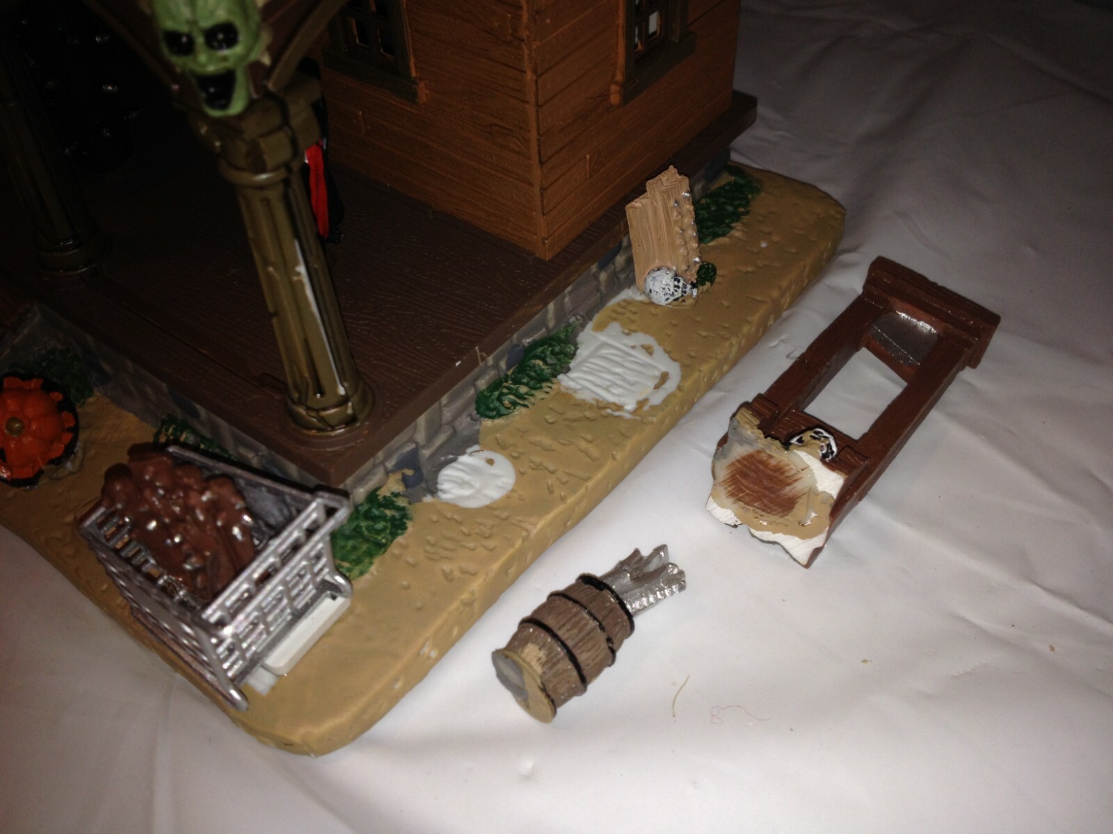 LEMAX Spooky Town Banshee's Boo-B-Traps Halloween Lighted Village ...