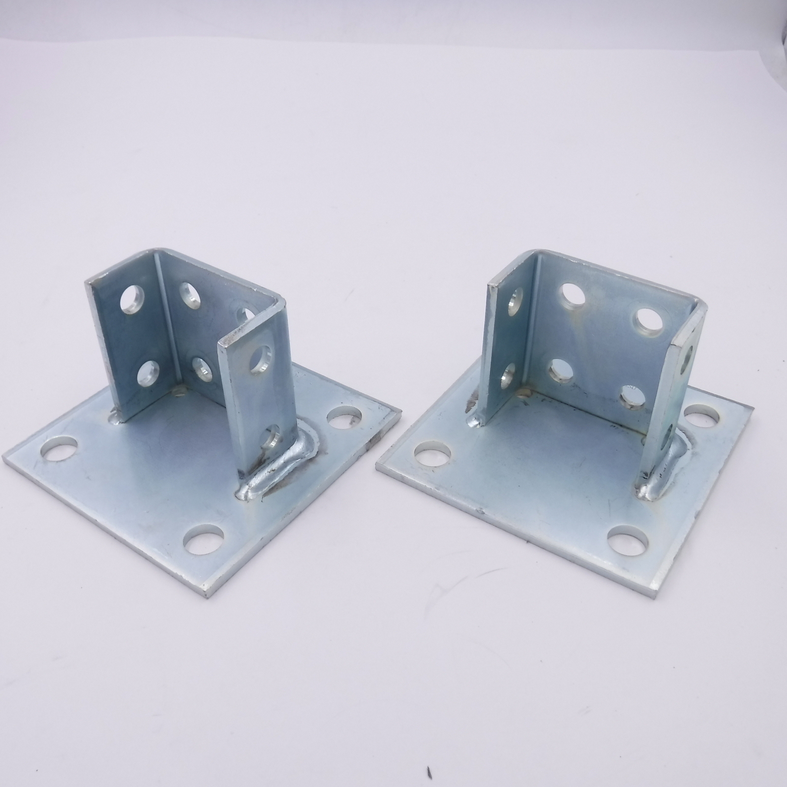 Unistrut P2073ASQ Square Post Base for 1-5/8″ Double Channel Strut for ...