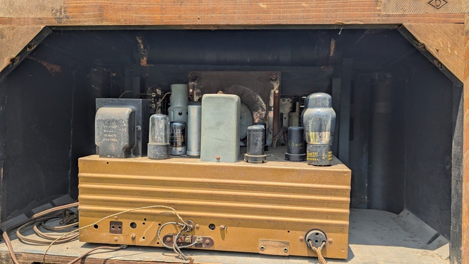 Vintage 1942 Zenith 10-S-669 Console Tube radio Works Rare!! | eBay