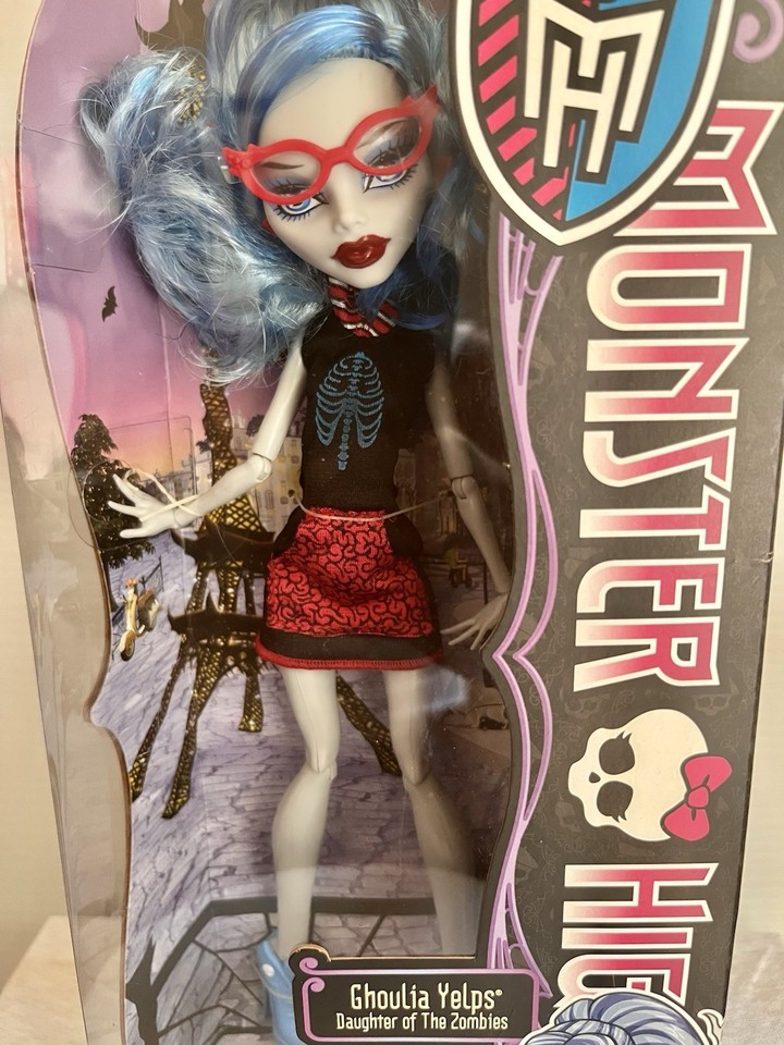 Monster High Ghoulia Yelps Doll Scaris City of Frights 2012 HTF Rare ...