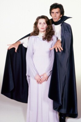 DRACULA 24x36 inch Poster FRANK LANGELLA KATE NELLIGAN | eBay