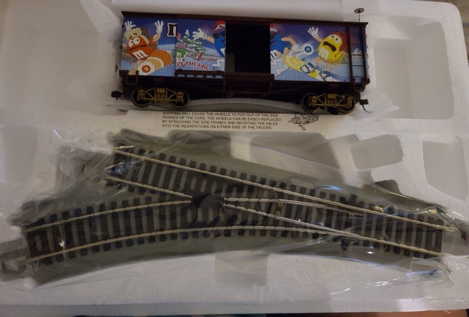 M&M Hawthorne Holiday Express Electric Train Collection ON30 Scale, 6 ...
