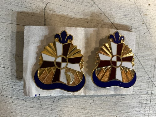 Pair of William Beaumont Army Medical Center Unit Crests (No Motto) | eBay