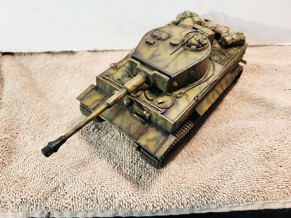 BUILT 1/35 TIGER 1 LATE PRODUCTION VERSION GERMAN PANZER WW 2 TANK PRO ...