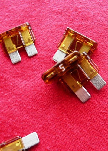 TEN (10) Cooper Bussmann BK/ATC-5, Fast Acting 5A Fuses (Tan), Made in ...