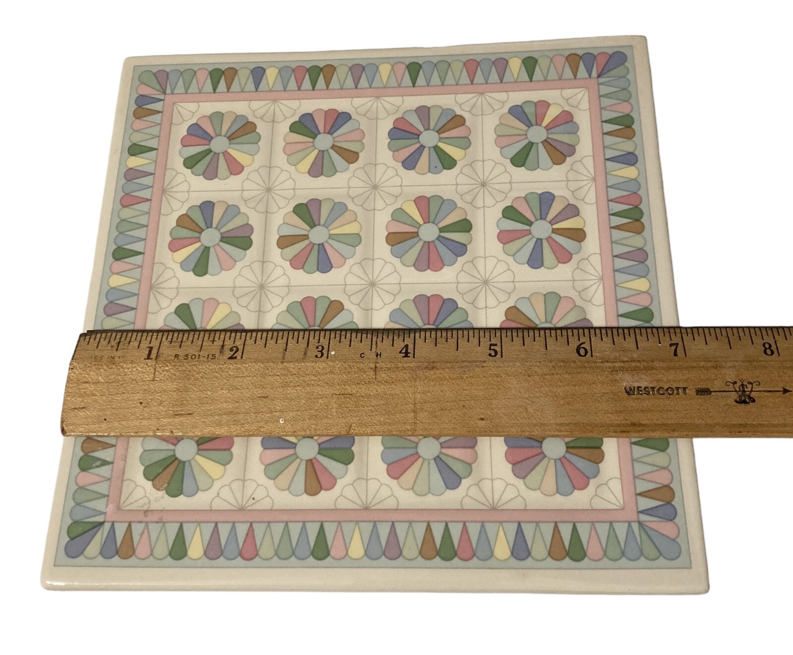 Ceramic Dresden Plate Quilt Pattern Wall Tile Pastels 7 In. Hook On ...