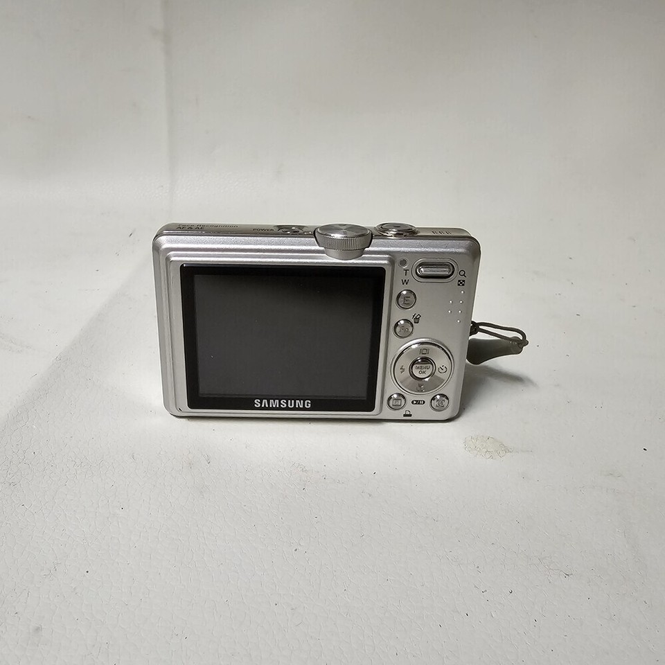 Samsung L730 7.2MP Digital Camera Silver Compact Point & Shoot | eBay