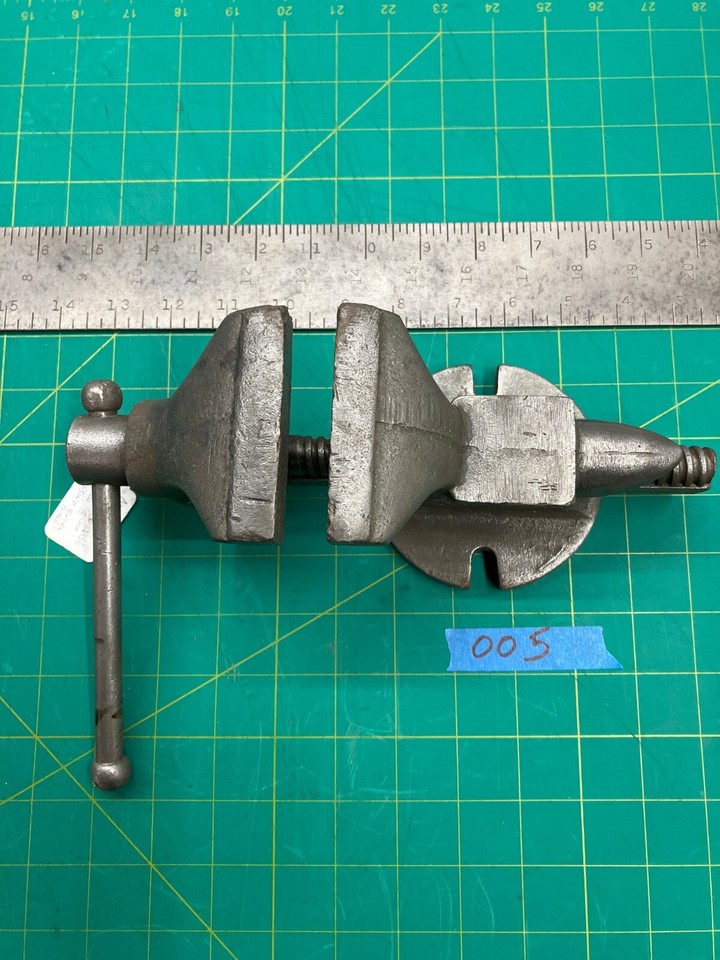 Vintage 7" Bench Mounted Vise No.20 Heavy Duty Cast Iron Tool, Made In ...