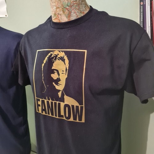 Barry Manilow Fanilow black T gold graphic tee t shirt Music Heroes ...