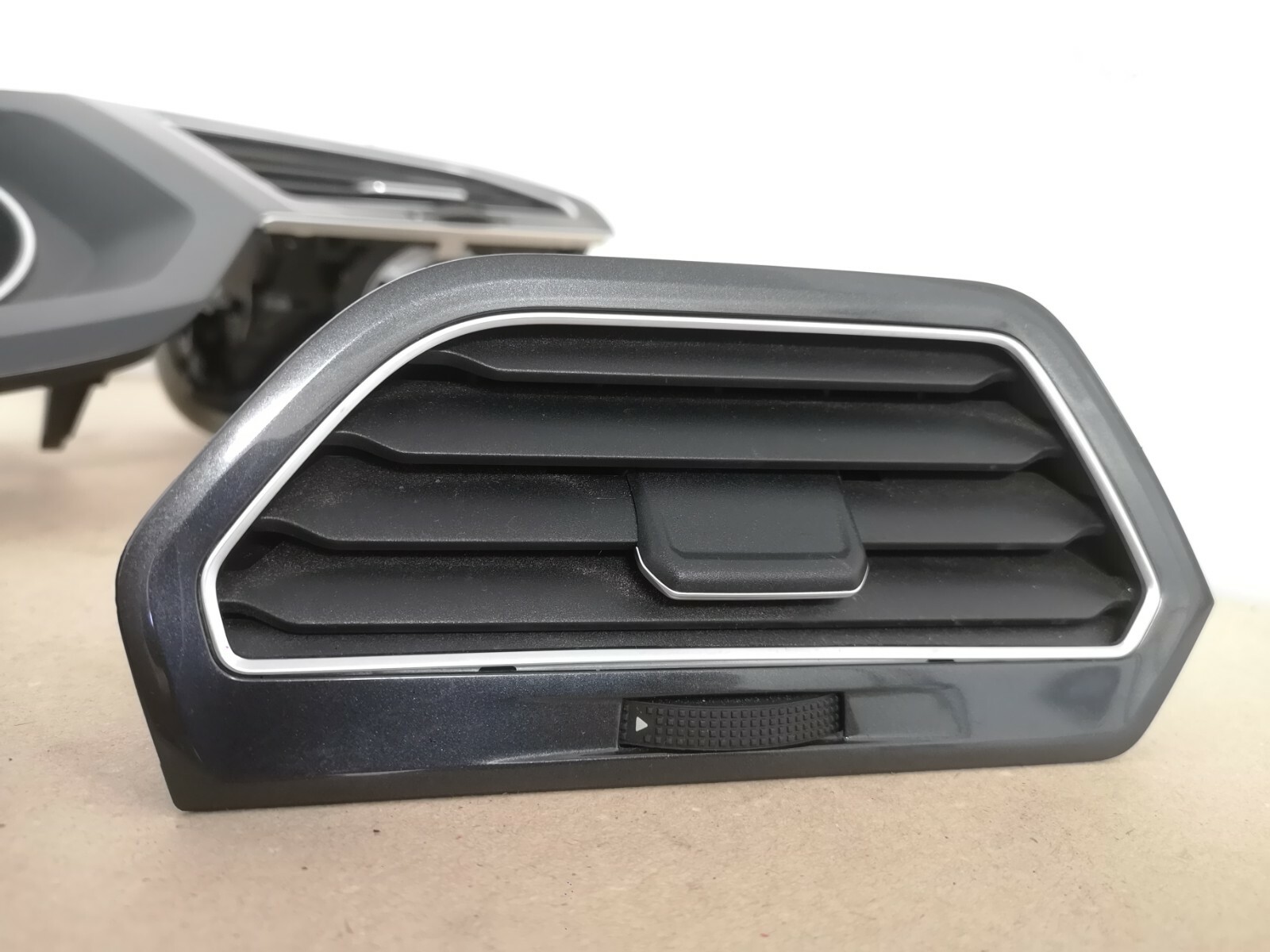 VW TIGUAN MK2 2016 ONWARDS DASHBOARD AIR VENTS WITH TRIMS DARK GREY ...