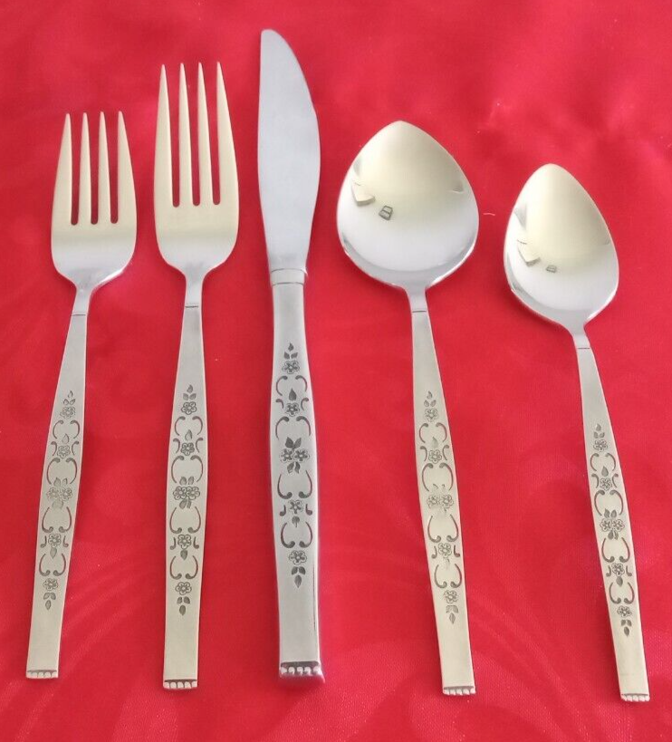 Oneida Wm. A. Rogers 18/8 stainless Spanada 5 piece place setting NM ...