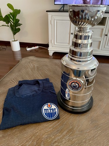 Lululemon Edmonton Oilers Metal Vent Small Used Once! + 14” Oilers ...
