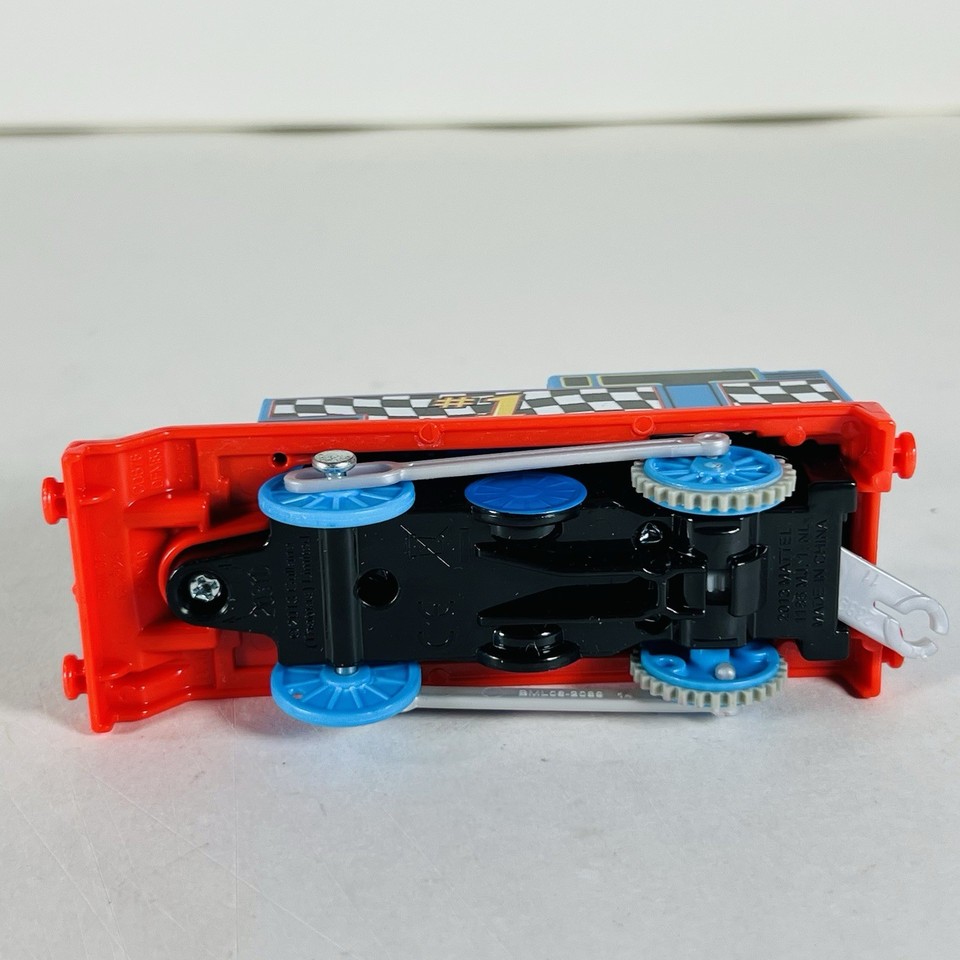 Thomas the Train Race Day Motorized Tank Engine Trackmaster Tested ...