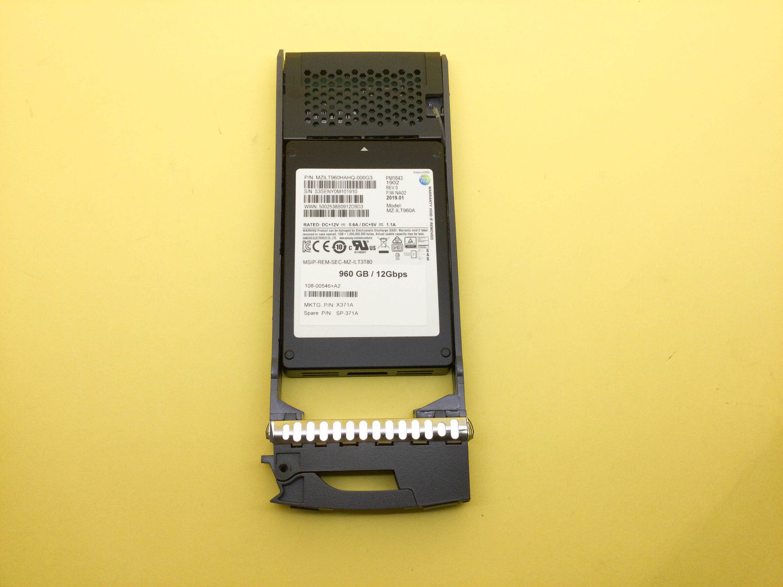 X371A NETAPP 960GB SAS 12Gb/s 2.5'' SSD 108-00546+A1 A2 MZ-ILT960A MZ ...