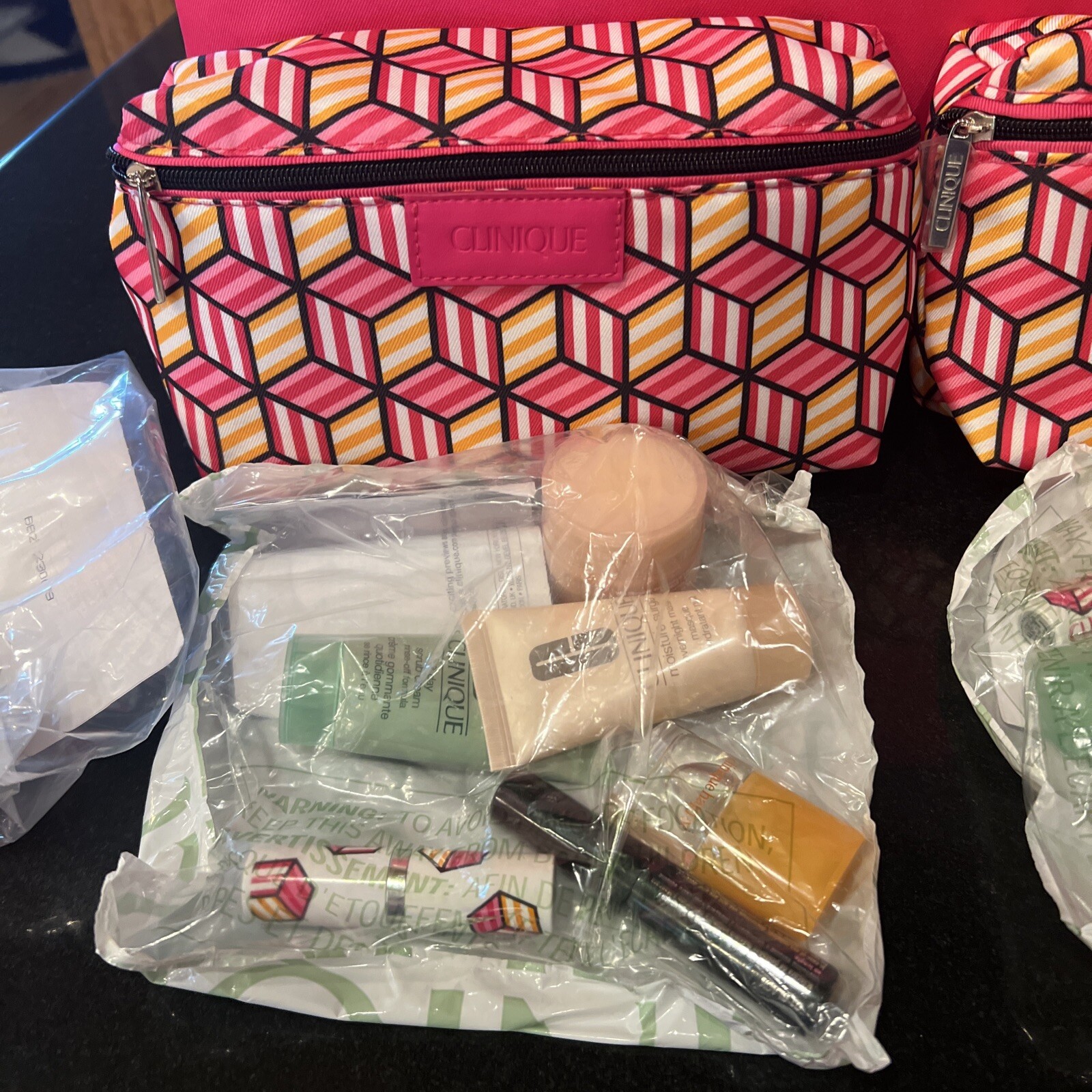 Clinique Skincare Makeup 15 Piece Samples Gift Set pink/yellow Cube Bag ...