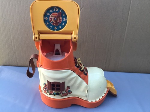 VINTAGE MATCHBOX 1977 PLAY BOOT SHOE SCHOOL | eBay