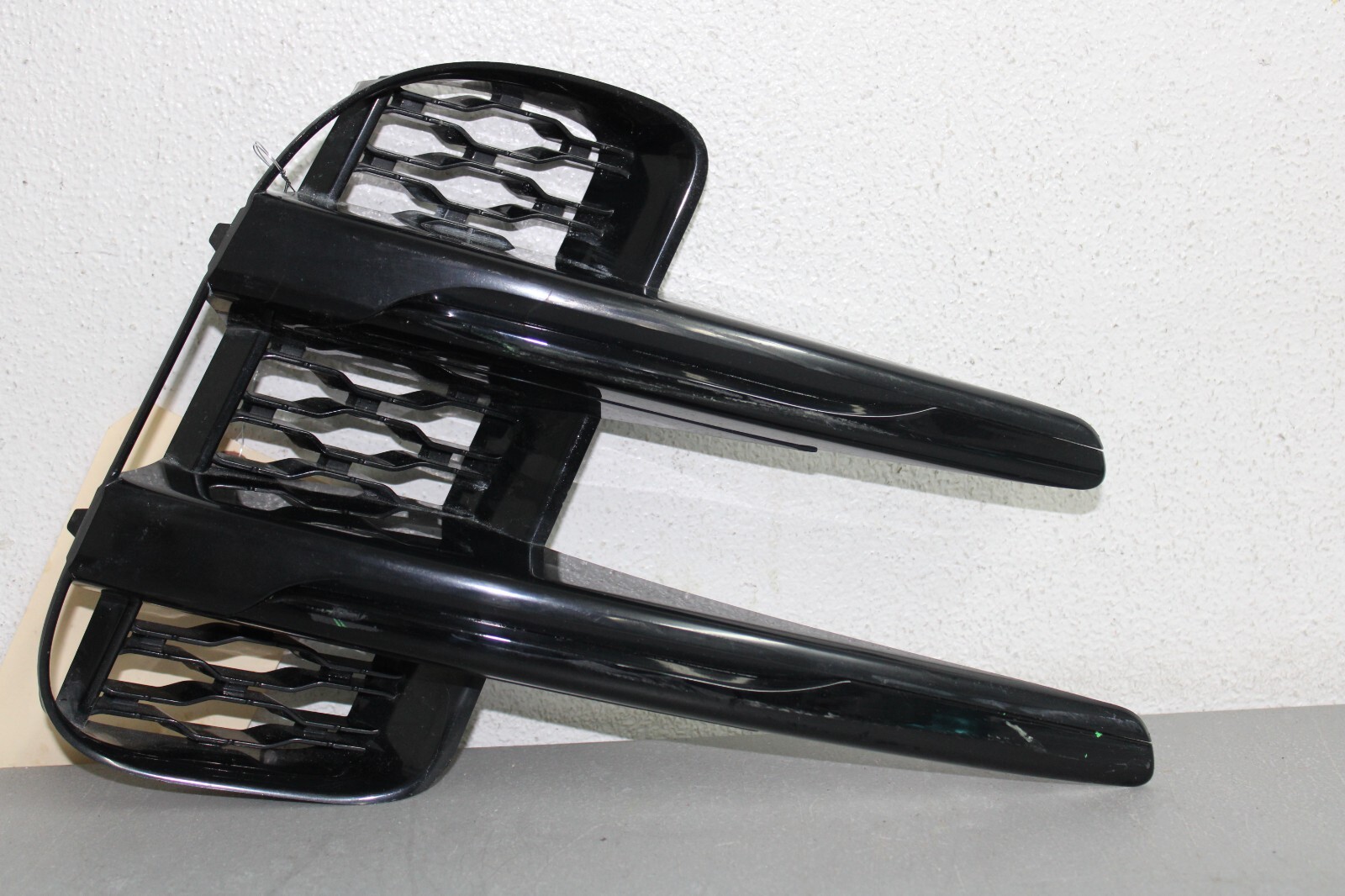 2019 2020 LAND ROVER EVOQUE LEFT SIDE FRONT BUMPER COVER TRIM | eBay