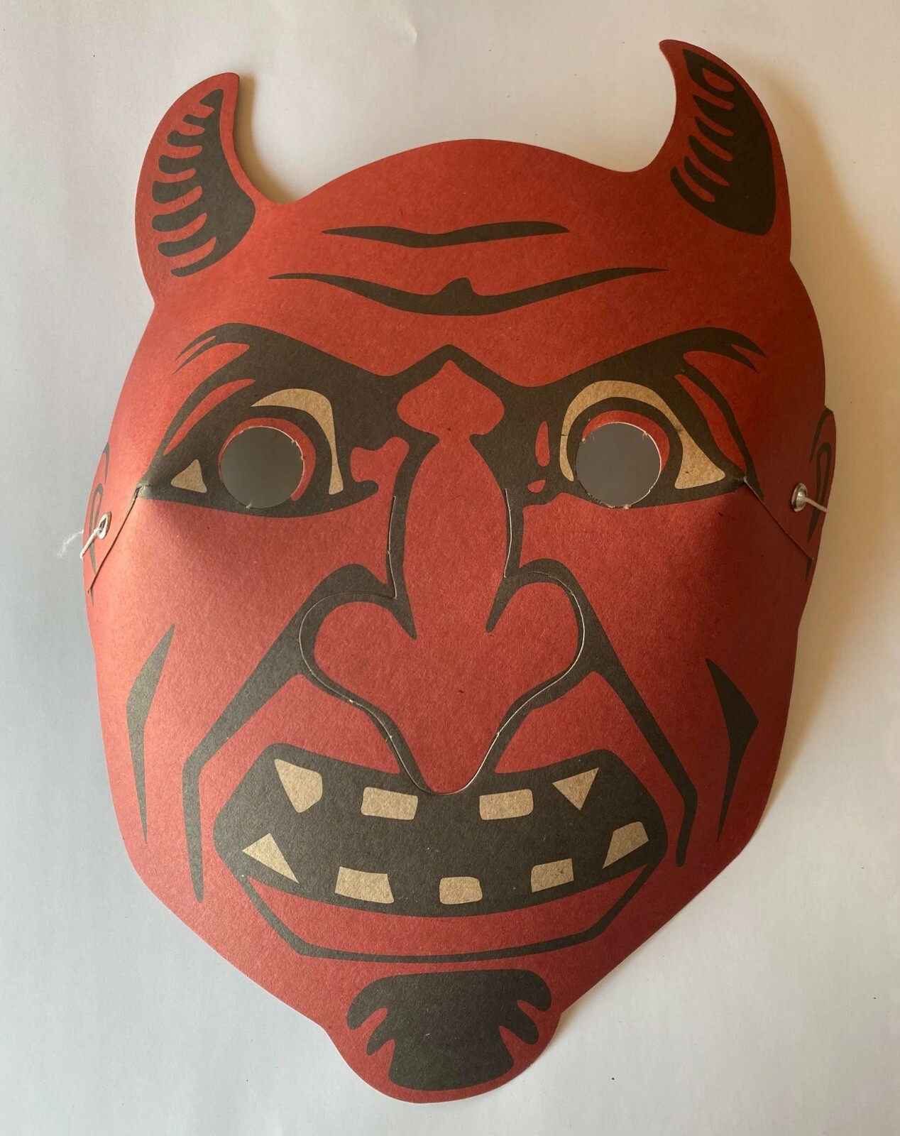 Vintage-Style Cardboard Printed Devil Halloween Mask - Accoutrements ...