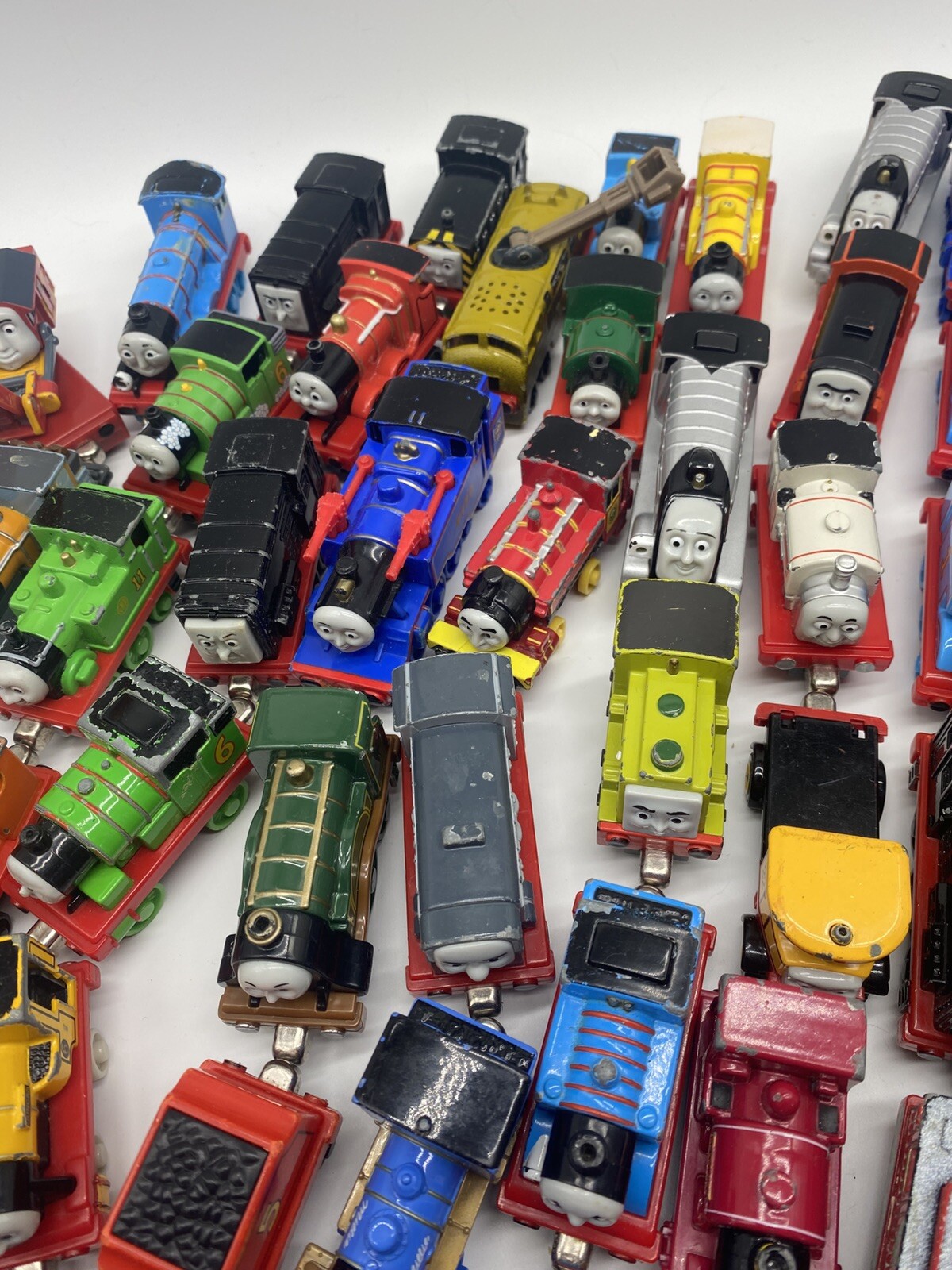 90-Thomas & Friends Lot 57 Trains 31 Train Cars Take Along Diecast ...