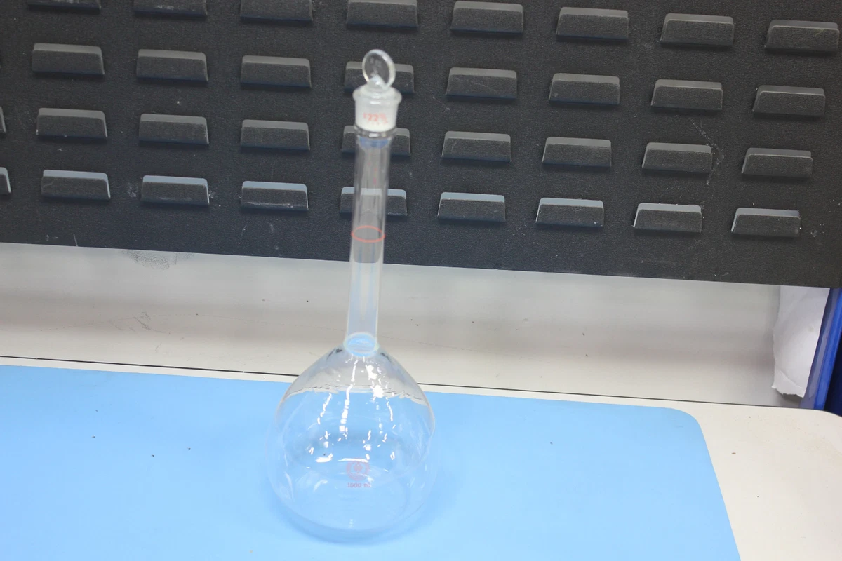 Volumetric Flask Laboratory Apparatus