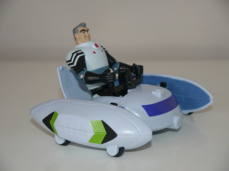 Ben 10 Ultimate Alien Vehicle Plumber Ship with Max in Suit Toy Bandai ...