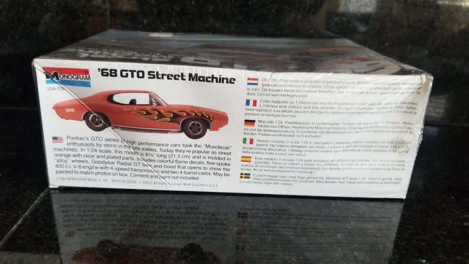 OLDER MONOGRAM 1968 PONTIAC GTO CAR 1/24 SCALE MODEL KIT | eBay
