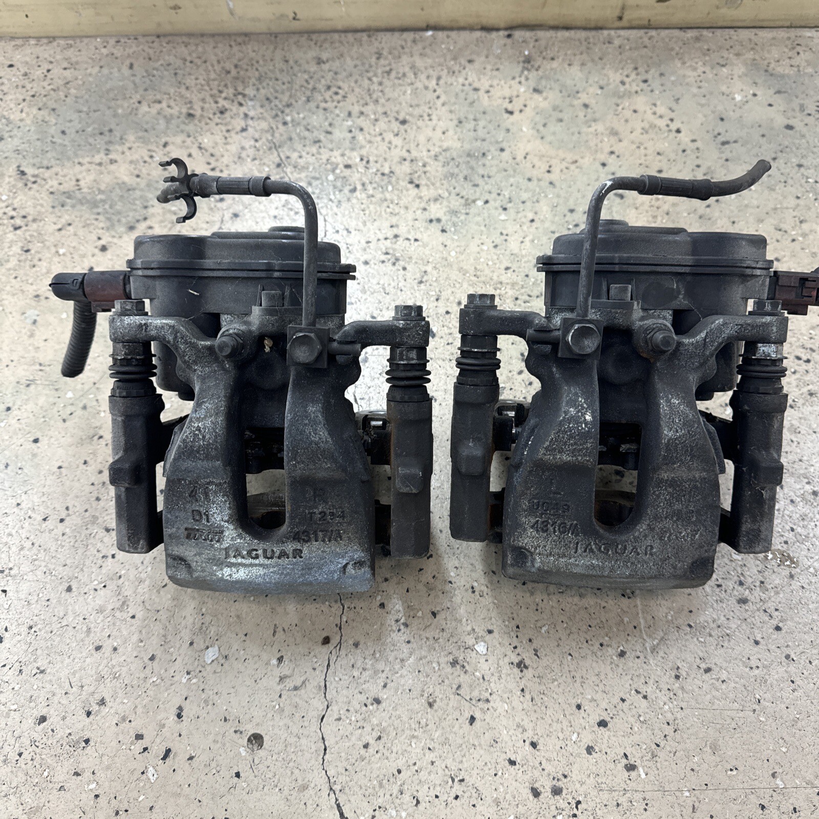 2010-2019 JAGUAR XJ 5.0L SUPERCHARGED REAR BRAKE CALIPERS OEM PAIR | eBay