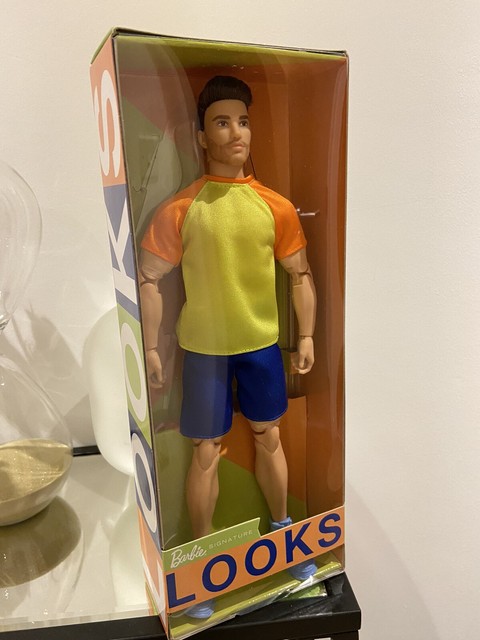 BARBIE Ken Colors Buff Muscle Looks Doll N° 18 2022 Mattel HJW85 Made 2 ...